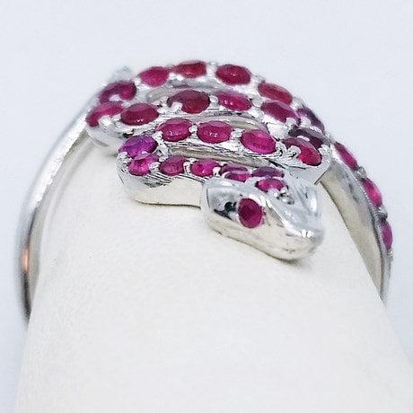 Ruby Snake Ring in 18k Gold